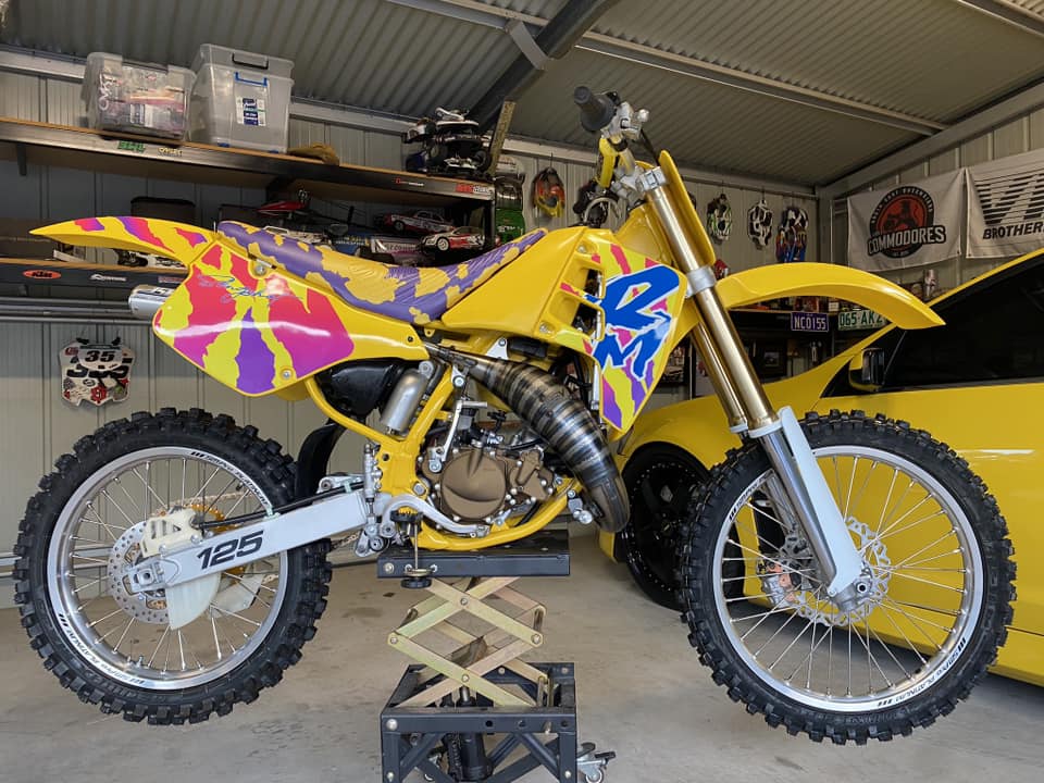 Suzuki Graphics – Dare Vintage Decals